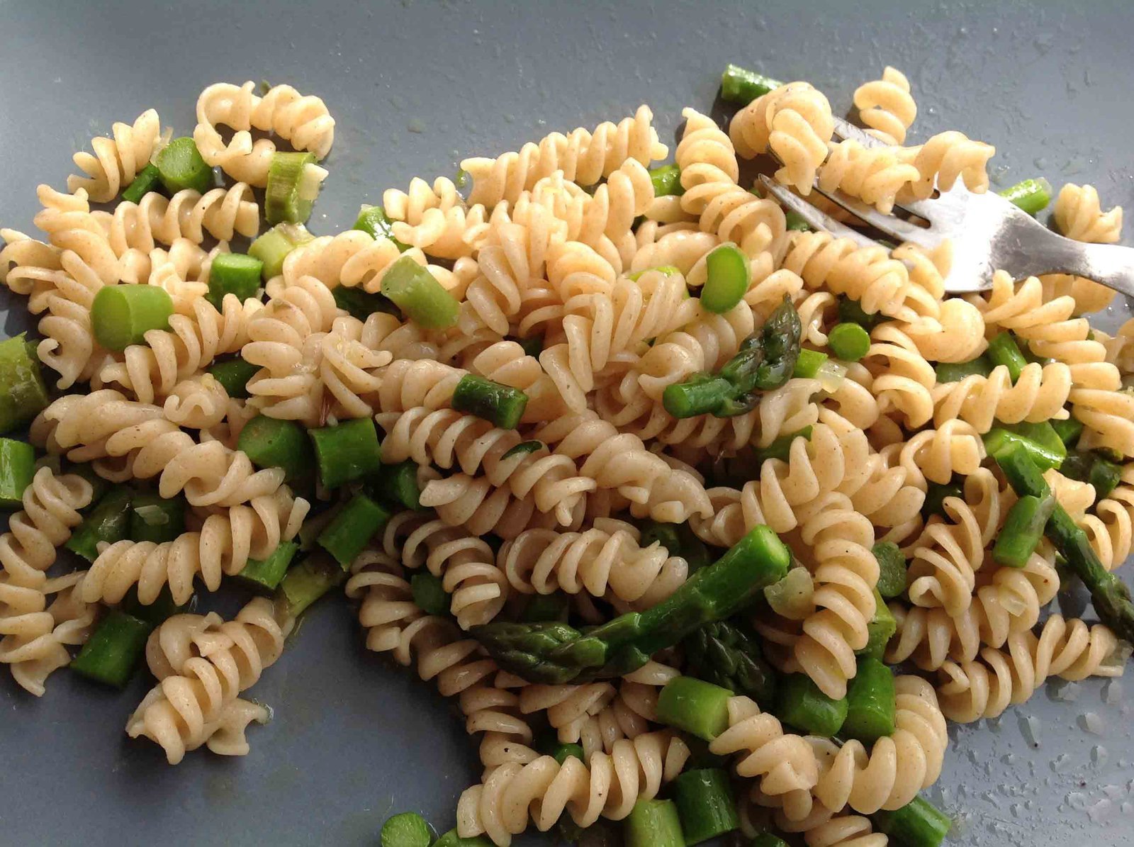 pasta semplice agli asparagi - CARESÀ